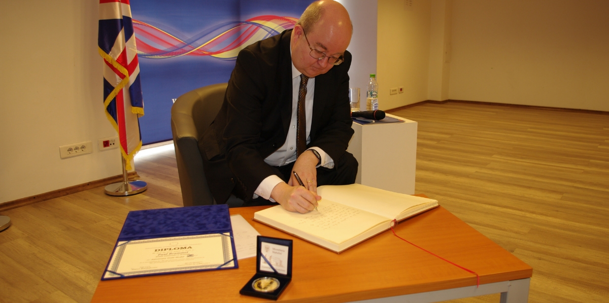 Școala Naţională de Studii Politice și Administrative (SNSPA)